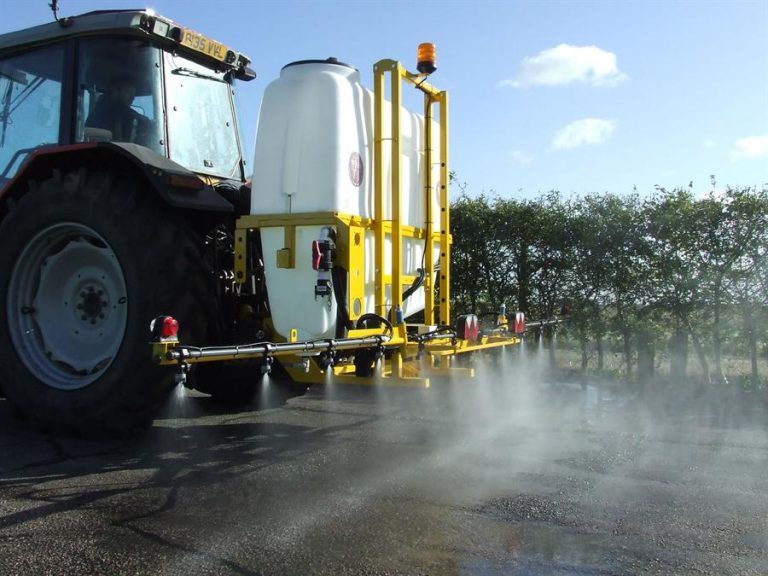 Team 1000L mounted De-icer sprayer - Kilnwick Sprayers Ltd